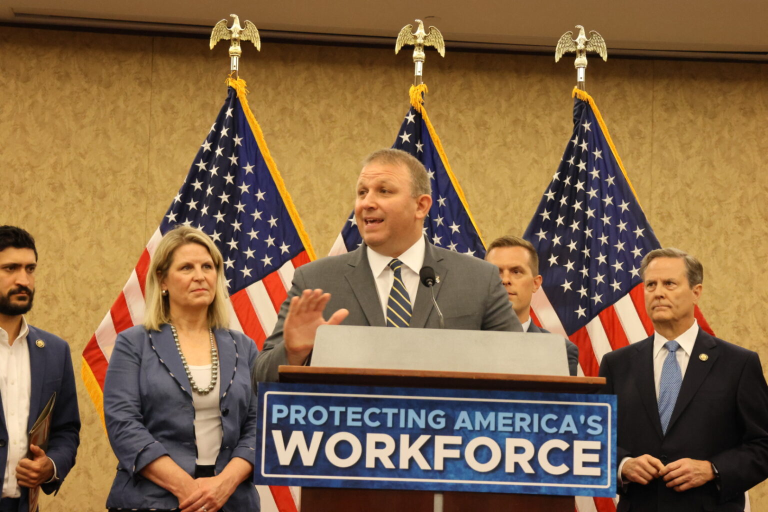 NFFE Urges House Members to Sign Discharge Petition to Force Vote on Restoring Collective ...